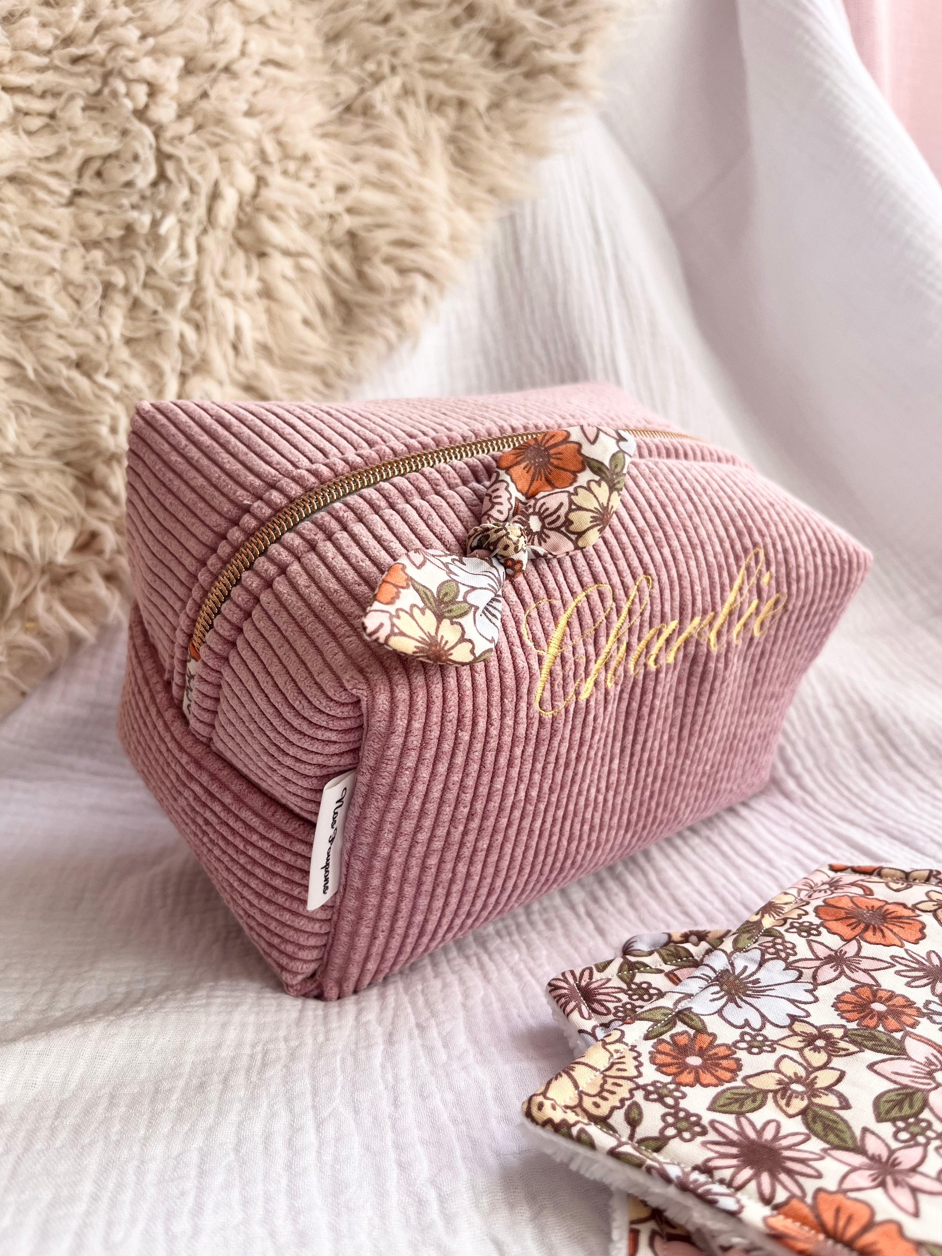 Trousse de toilette personnalisable bébé – Nos Poupons